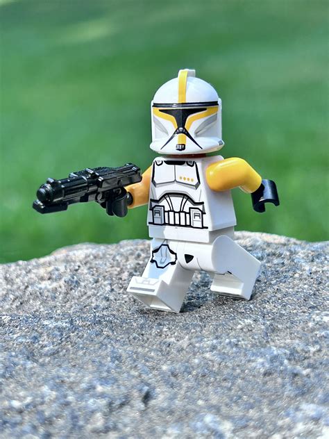 Clone Commander Outside R Legostarwars