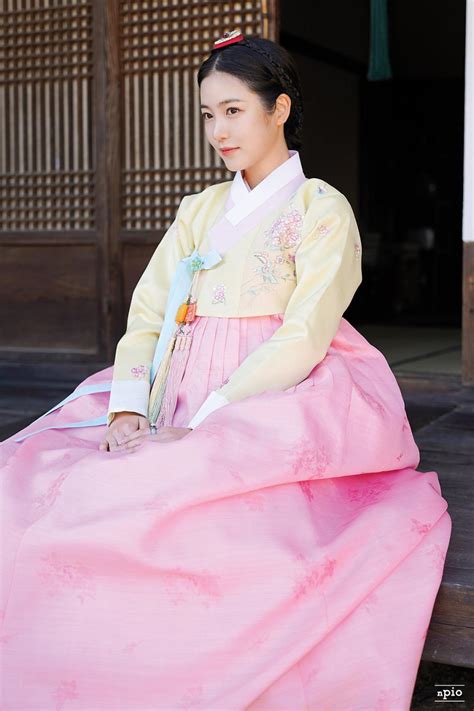 익스트림무비 신예은 강훈 꽃선비 열애사 포스터 촬영 현장