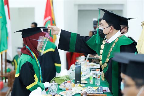 Uin Ar Raniry Wisuda 1853 Lulusan Waspada Aceh