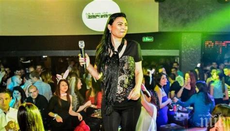 Първо в ПИК Софи Маринова закичи жалейка за бебето Информационна агенция ПИК