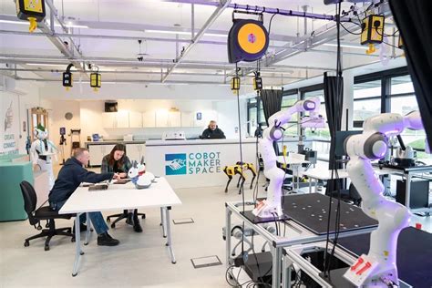 Research Cobot Maker Space
