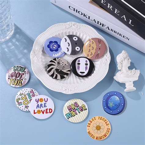 เข็มกลัด ทรงกลม ลายการ์ตูนอนิเมะ Totoro น่ารัก เครื่องประดับ สําหรับเพื่อน Shopee Thailand