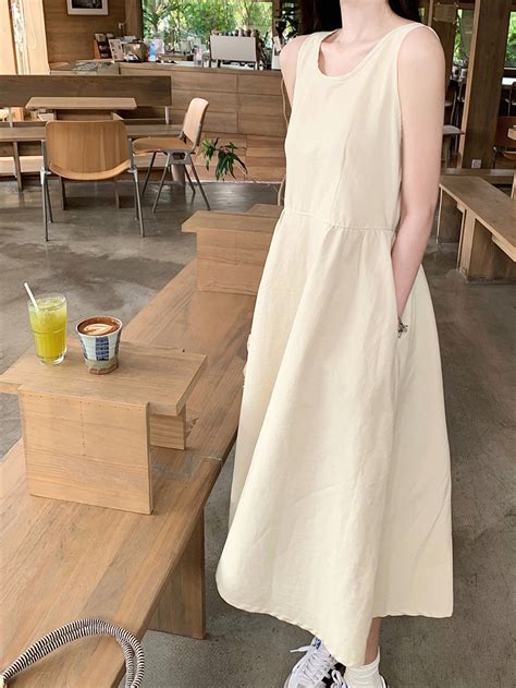 헤이로그 당일발송 라운드넥 깊은 U넥 베이직 기본 민소매 나시 베이비돌 A라인 루즈핏 편안한 넉넉한 시원한 여름 썸머 백리스 민소매 나시 데일리룩 동남아 휴양지 휴가