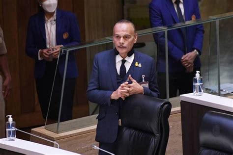 ชาดา บอกแล้วเกิดอะไรขึ้น คลิปยืนคุยคนเดียวในสภา ที่แท้เป็นแบบนี้