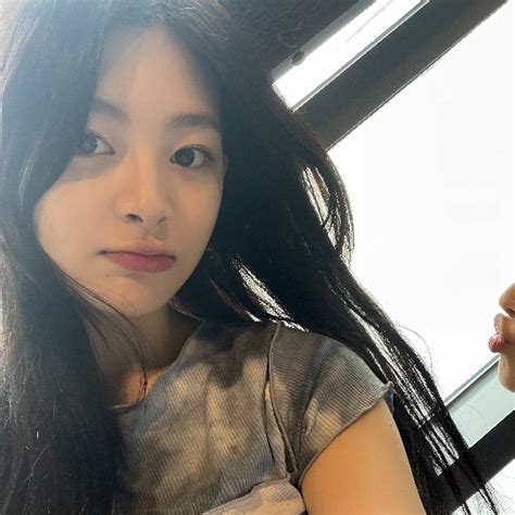 Blip 배경화면으로 하기 좋은 스테이씨 사진 모음💕