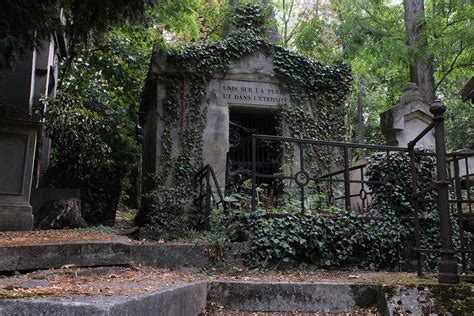 Robin Lhebrard Vegetation Cemetery