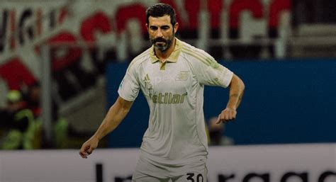 Pisa Frattura Scomposta Del Quinto Metacarpo Per Albiol Calciatore