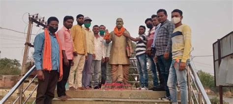 वन विभाग ने जब्त किया अवैध पत्थर से लदा ट्रैक्टर Forest Department