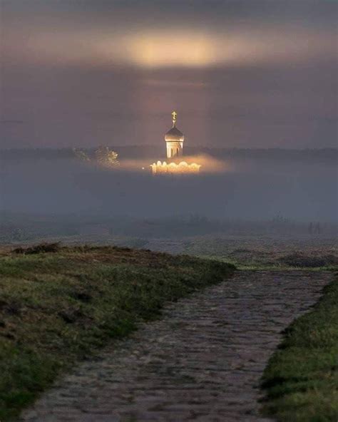 Храм Покрова на Нерли в 2024 г Пейзажи Садовые иллюстрации Странные места