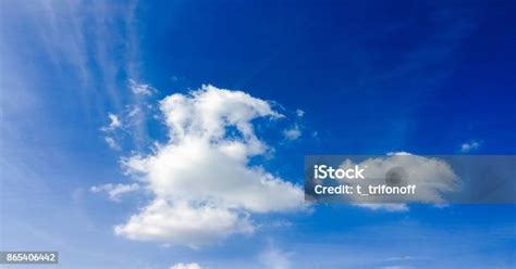 아름 다운 푸른 하늘 구름 배경입니다 하늘 구름입니다 구름 날씨 자연 구름 파란 하늘입니다 구름과 태양 푸른 하늘 구름에 대한