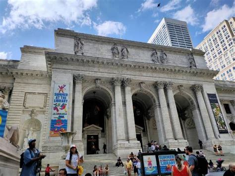 New York City Public Libraries To Distribute 15000 Free Books This Summer