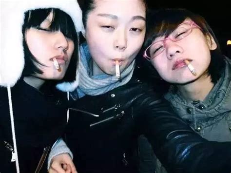 晚晚嫁富二代开美术馆，张辛苑买衣服变“照骗”，昔日女神闺蜜撕x后续全揭秘！ 搜狐