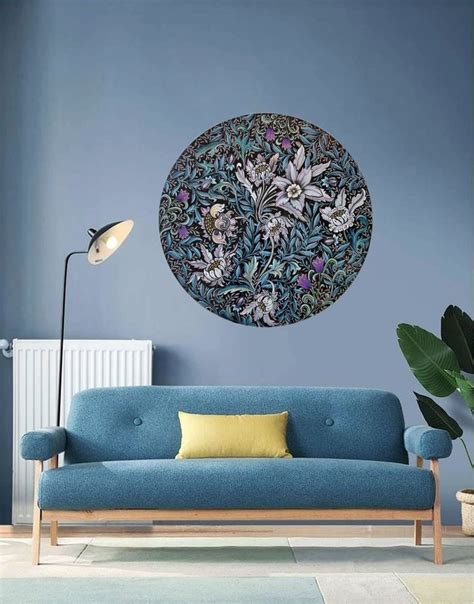 Кругла картина з квітами