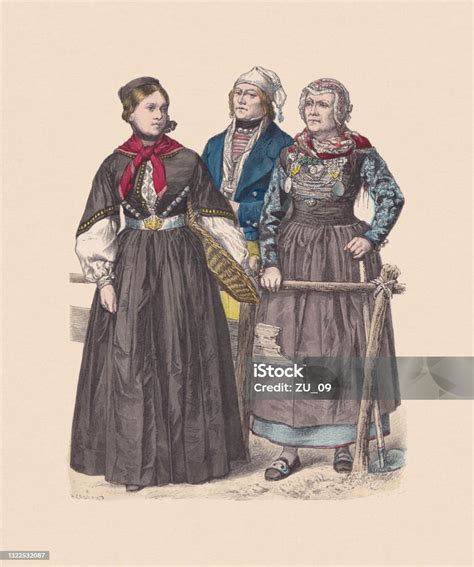 19세기 북독일 의상 수작업으로 된 나무 조각 C1880 출판 19세기에 대한 스톡 벡터 아트 및 기타 이미지 19세기 3 명 갈색 Istock