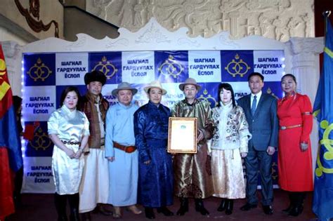 Нутгийн өөрөө удирдах ёсны “ Тэргүүний байгууллага” аар Дархан сумын ИТХ шалгарчээ