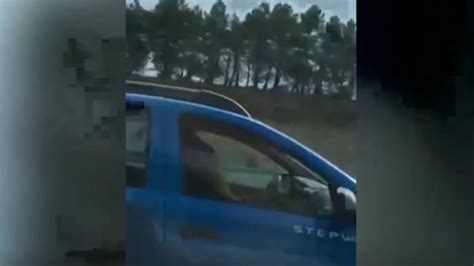 Sex In Voller Fahrt Polizei Sucht Liebestolles Paar