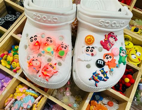 [당일발송] 빽여사 짱구 Led 지비츠 세트 5p 짱구지비츠 귀여운 지비츠 불빛지비츠 짱구 지비츠세트 에이블리