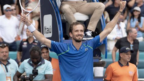 Медведев надви Синер във финала при мъжете в Маями и грабна 19 ата титла в кариерата си