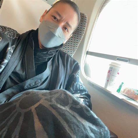 和泉元彌さんのインスタグラム写真 和泉元彌instagram 「今日は、 京都へお祝いに㊗️ 大好きなブランド Sou・souさんの 20周年です。 3月8日は、誕生日 ️ 京都高島屋で