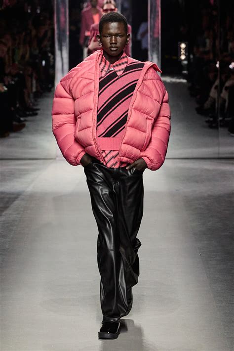 Benetton Fall 2023 Fashion Show | The Impression