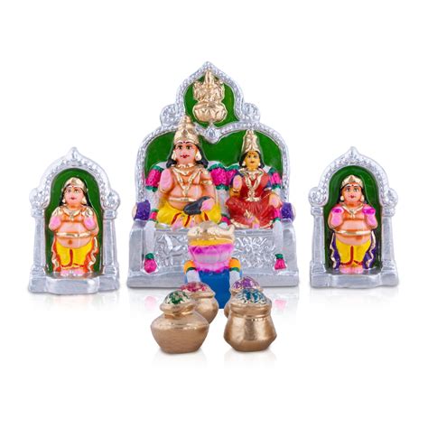 Giri Usa Kubera Lakshmi Idol Golu Dolls Kolu Navratri — Giri Usa
