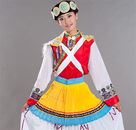 纳西族服饰 随意云
