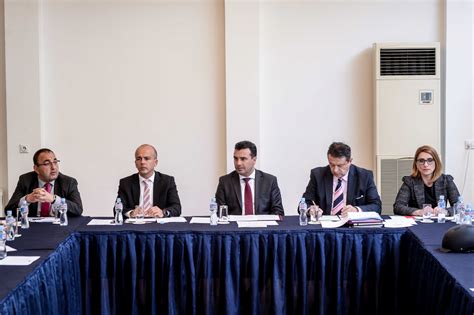 Премиерот Заев Намалување на ДДВ за парното греење од 18 на 5 ќе има позитивен финансиски