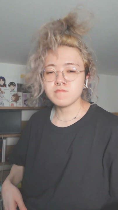 【閲覧注意】世にも珍しいピアスの排除をカメラにおさめた男ピアス排除へそピ Youtube