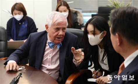 짐 로저스 회장의 수행비서가 된 탈북여성[주성하의 북에서 온 이웃]