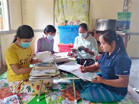 မိုင်းငေါ့မြို့၌ Mobile Library စနစ်ဖြင့် စာအုပ်၊ စာစောင်များ ငှါးရမ်းခြင်းဆောင်ရွက