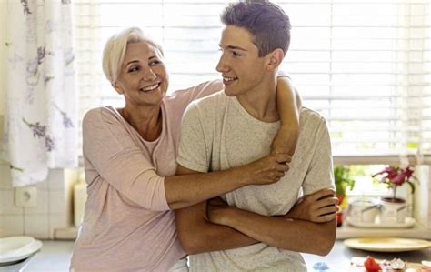 Do Age Gap Relationships Work