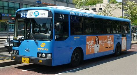 버스 옥외광고 레퍼런스에 있는 영민 이님의 핀 버스 병원 배너