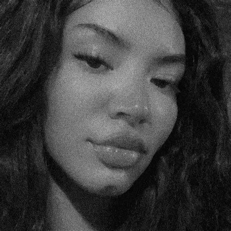 𝐊𝐡𝐚𝐥𝐢𝐚𝐡 𝐌𝐚𝐫𝐢𝐞 Youtube