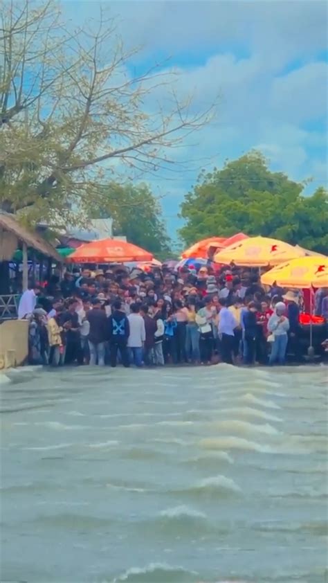 ដល់ទឹកច្រើនចឹង ចេះនាំគ្នាខ្លាចដែរតាស ដល់ទឹកច្រើនចឹង ចេះនាំគ្នាខ្លាចដែរតាស ស្មានតែមិនចេះខ្លាច