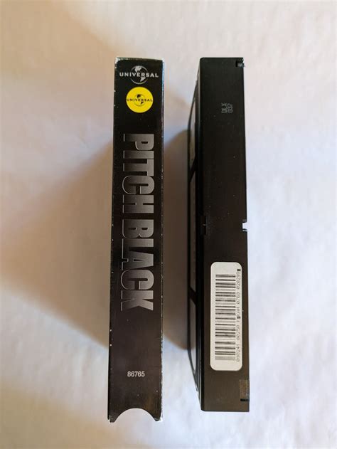 Vintage Vhs Tape 2000 Pitch Black Sci Fi Horror Starring Vin