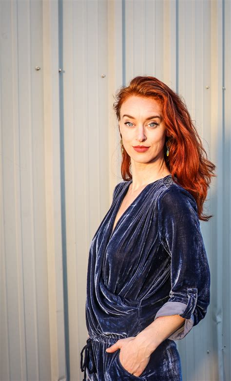 картинки Красоту прическа фотосессия Губа Мода длинные волосы модель коричневые волосы