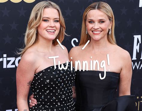 Reese Witherspoon And Daughter Ava Phillippe Share New Christmas Photo