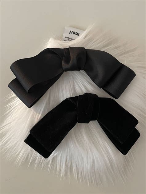 11할인 🎀 반달리본 헤어핀 벨벳 헤어핀 포인트 머리삔 연말 파티룩 크리스마스 코디🎀 에이블리