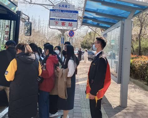 青岛市民赏花踏青热情高涨 温馨巴士景点线路客流持续增长 半岛网