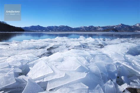 屈斜路湖の寄せ氷としぶき氷
