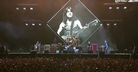 Foo Fighters Paid Tribute To Malcolm Young With Let There Kerrang