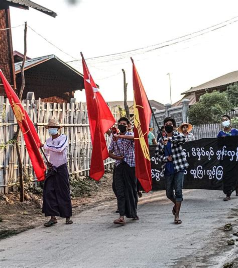 မုံရွာတွင် အကြမ်းဖက် ဖက်ဆစ်စစ်အာဏာရှင်ဆန့်ကျင်ရေးချီတက်ဆန္ဒပြ Khit Thit Media