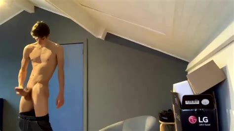 Tall White Guy Shows Off For Cam