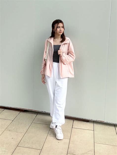 ดูไอเดียสไตล์การแต่งตัวสำหรับ「เสื้อซับใน Airism คอตตอน เสริมบรา ทรงครอป、เสื้อคาร์ดิแกน คอวี แขน