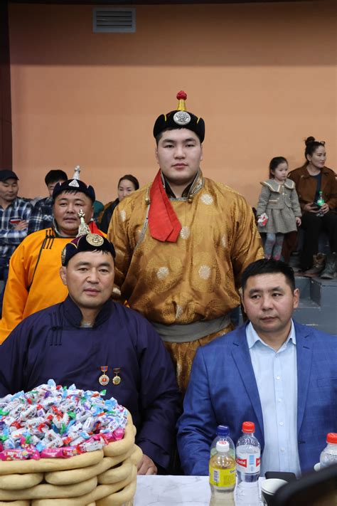 Нээлттэй Баянхонгор Монгол Улсын Дархан аварга Агваансамдангийн СҮХБАТ Монгол Улсын харцага