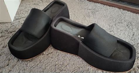 Шлепанці на платформі — ціна 750 грн у каталозі Шльопанці Купити жіночі речі за доступною ціною