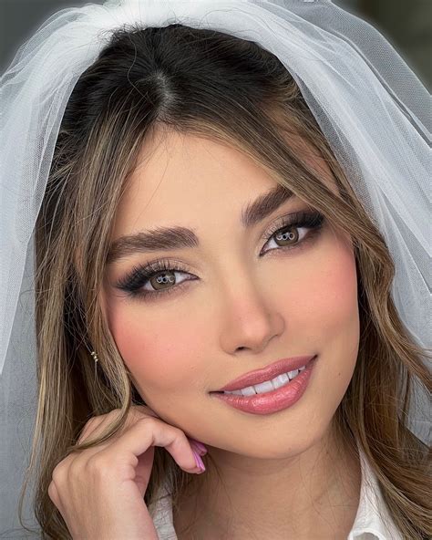 ‎𝐅𝐚𝐭𝐞𝐦𝐞 𝐦𝐨𝐬𝐥𝐞𝐡𝐢 فاطمه مصلحی‎ ‎گفتم‌ ایندفعه براتون مراحل میکاپو