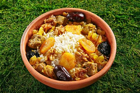 투르 슈와 쌀 양고기 고기 호두 말린 과일과 향기로운 사프란 코셔에 대한 스톡 사진 및 기타 이미지 코셔 고급 요리 고기 Istock