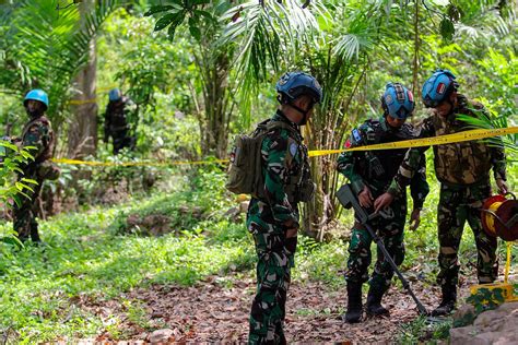 Minusca On Twitter Photooftheday Following An Alert From The Population An Eod Team From