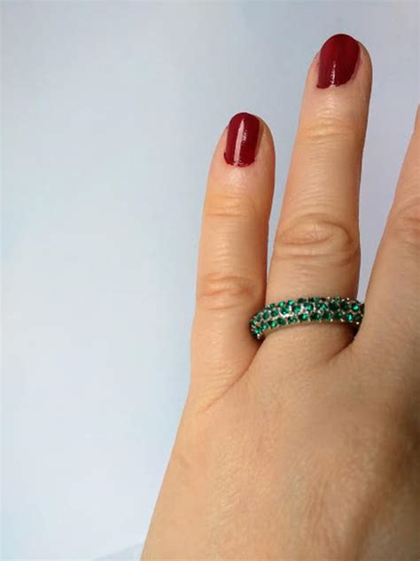 Красиве кільце з камінчиками в 3 ряди діаметр кільця 18 5 мм — ціна 126 грн у каталозі Кільця і